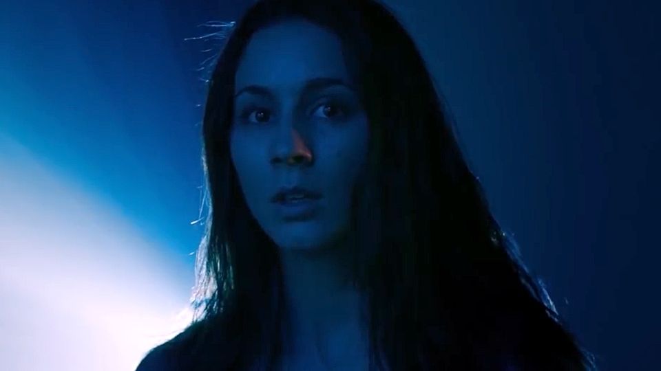 Trailer do filme Clara - Clara Trailer Original - AdoroCinema