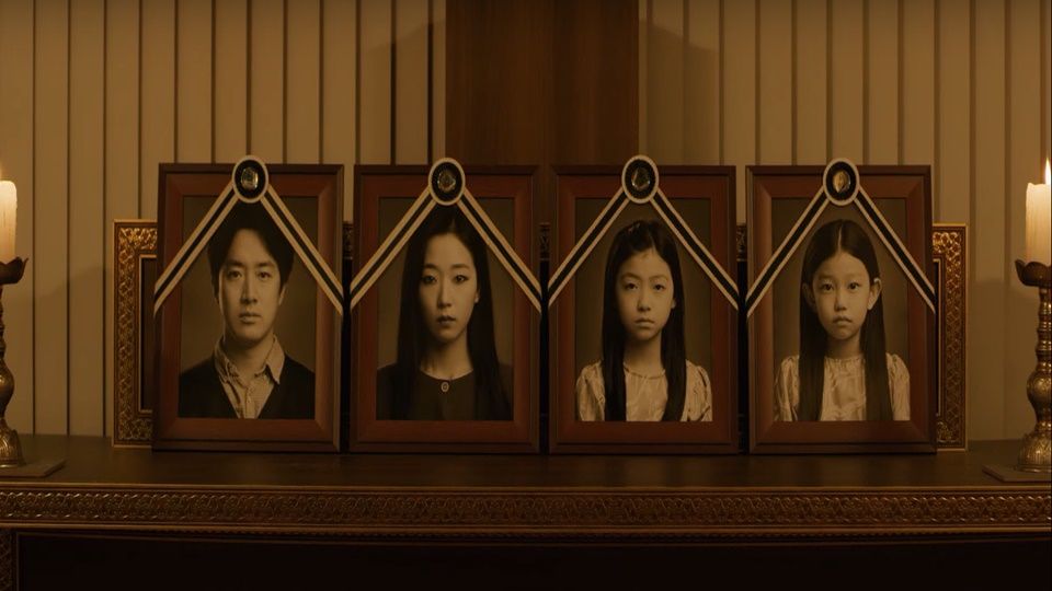 Trailer do filme The Contorted House - The Contorted House Trailer ...