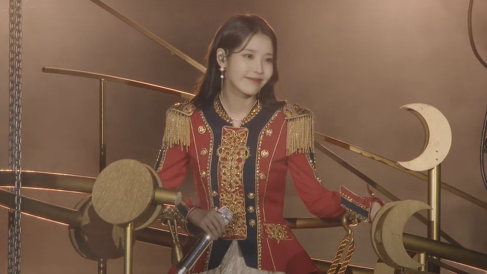 Trailer de IU CONCERT: The Golden Hour - IU Concert: The Golden Hour ...