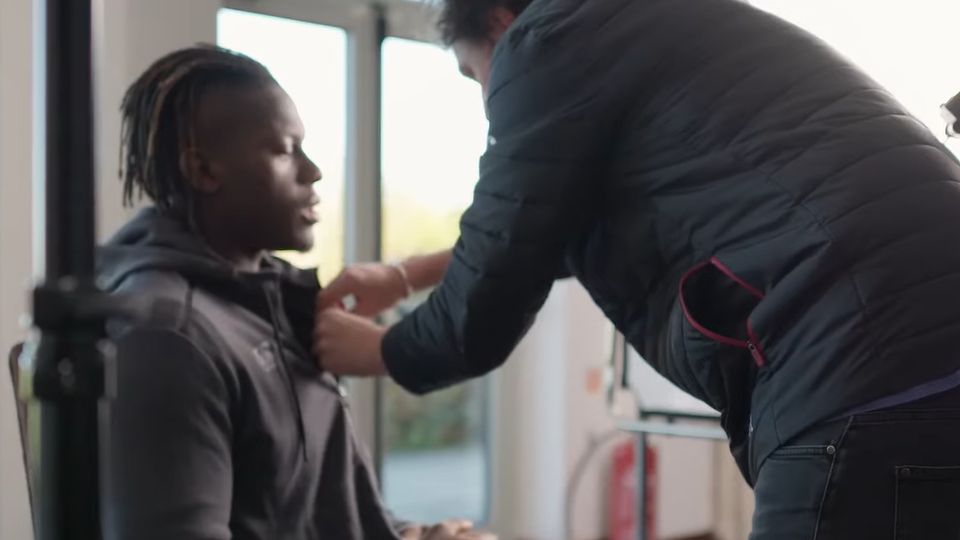 Two Sides Trailer Oficial - Trailer Two Sides T01 - AdoroCinema