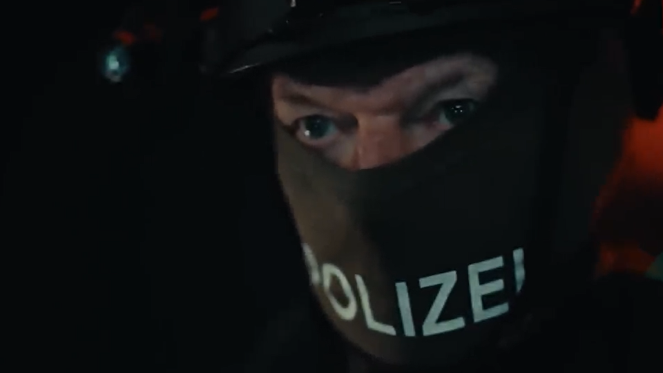 Trailer do filme Cyberbunker: Crimes na Internet - Cyberbunker: Crimes ...