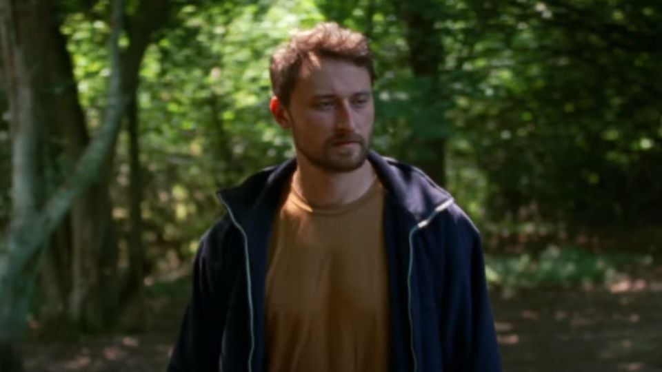 Trailer do filme Here - Here Trailer Oficial - AdoroCinema